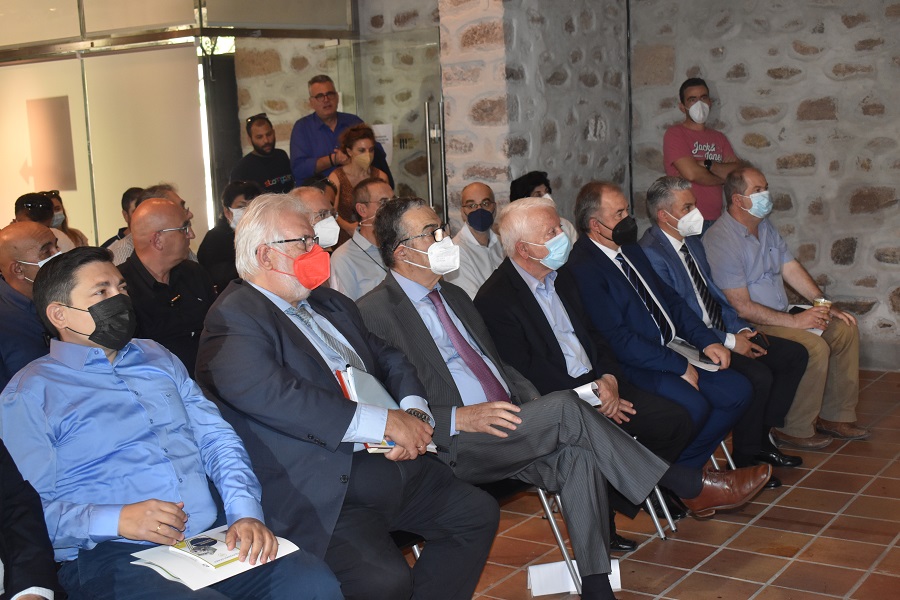 Ο Περιφερειάρχης στην ημερίδα του ΓΕΩΤΕΕ με θέμα ΄΄Η Αιγοπροβατοτροφία ...