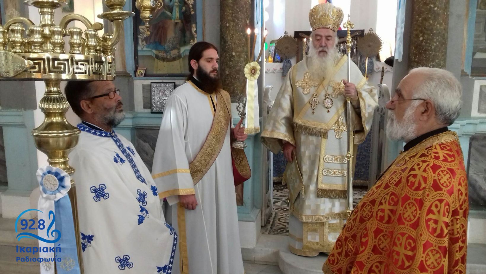Των Ταξιαρχών: Η Θεία Λειτουργία στον Ξυλοσύρτη χοροστατούντος του ...